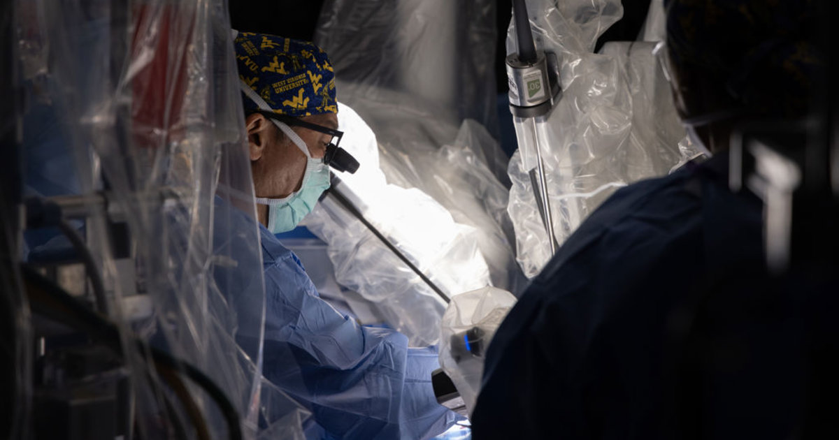 Heart surgeons perform world’s first combined robotic AVR and CABG