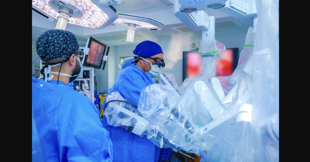 Surgeons make history again with world’s first robotic implant of ...